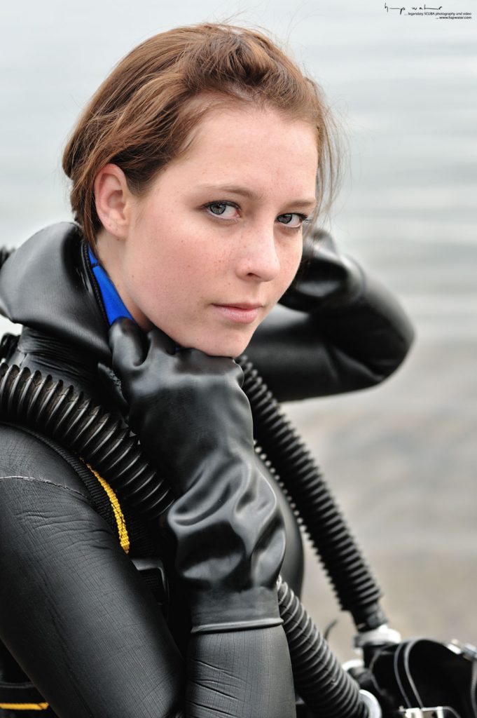 2009 (30) - Frogwoman Org