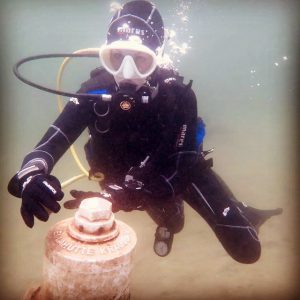 heavy dive gear Archives - Frogwoman Org