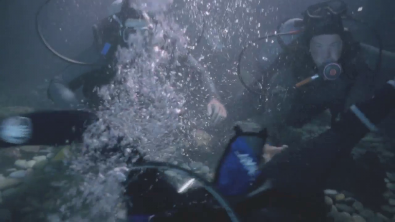 Female diver chased by 2 frogmen ... and more! [female Baywatch Scuba ...