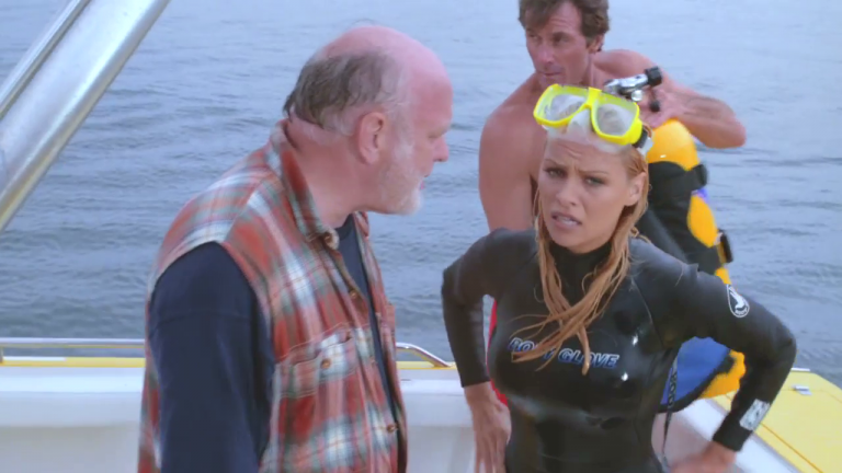 Pamela Anderson and Alexandra Paul try to save a trapped diver! [female ...