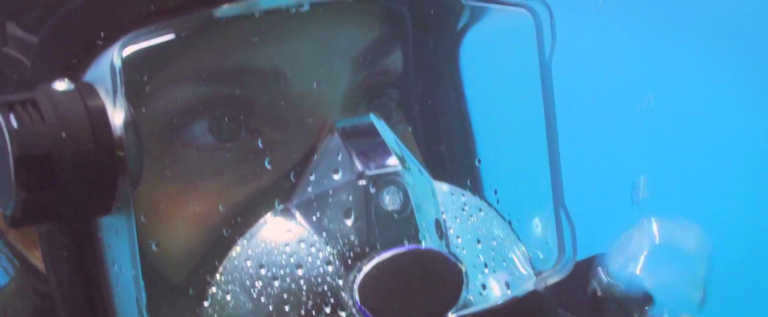 Frogwoman in FFM battles sharks and a frogman - Deep Blue Sea 3 [Hall ...