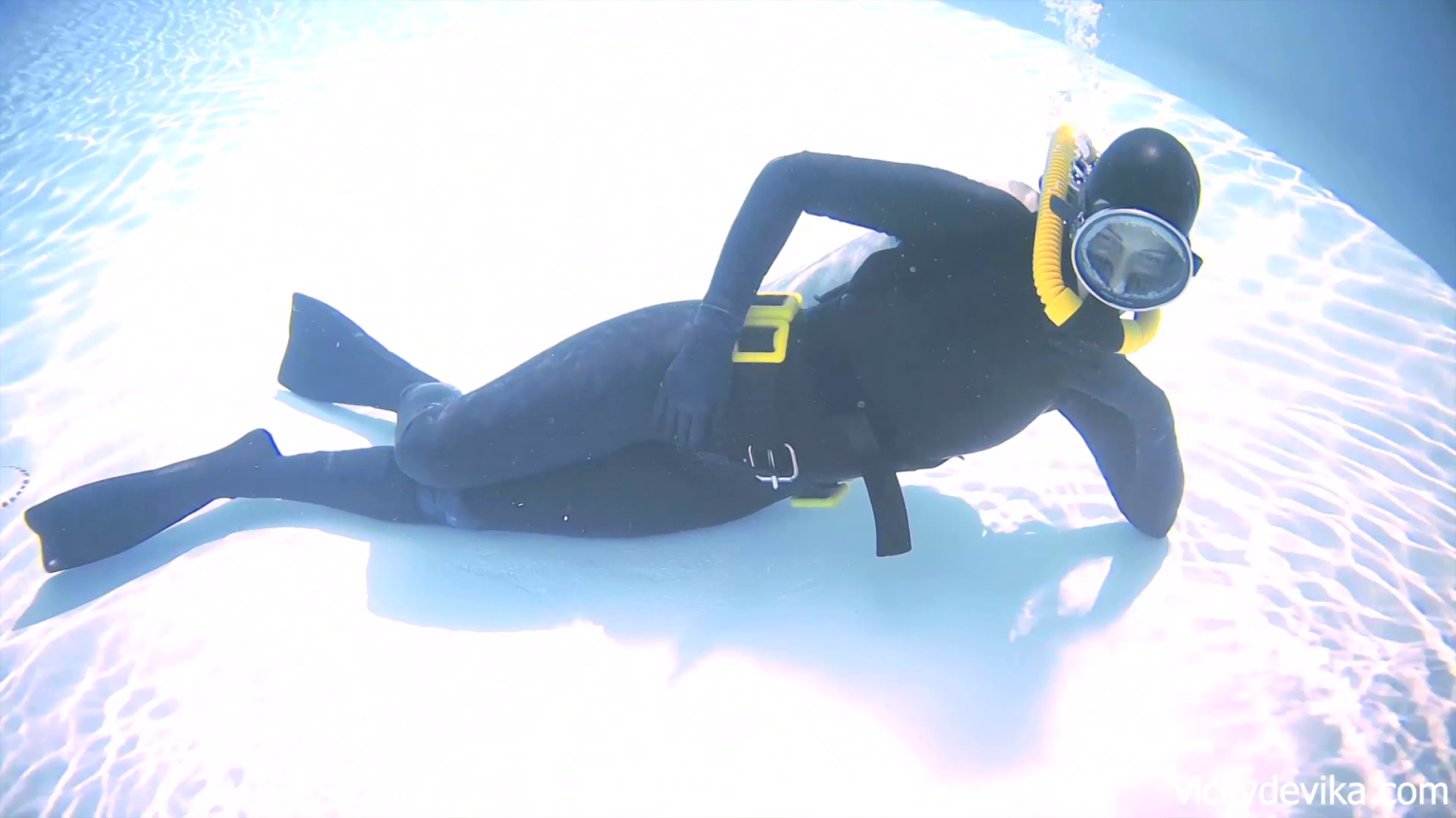 Frogwoman Org - Page 13 of 42 - Female scuba divers in action ...