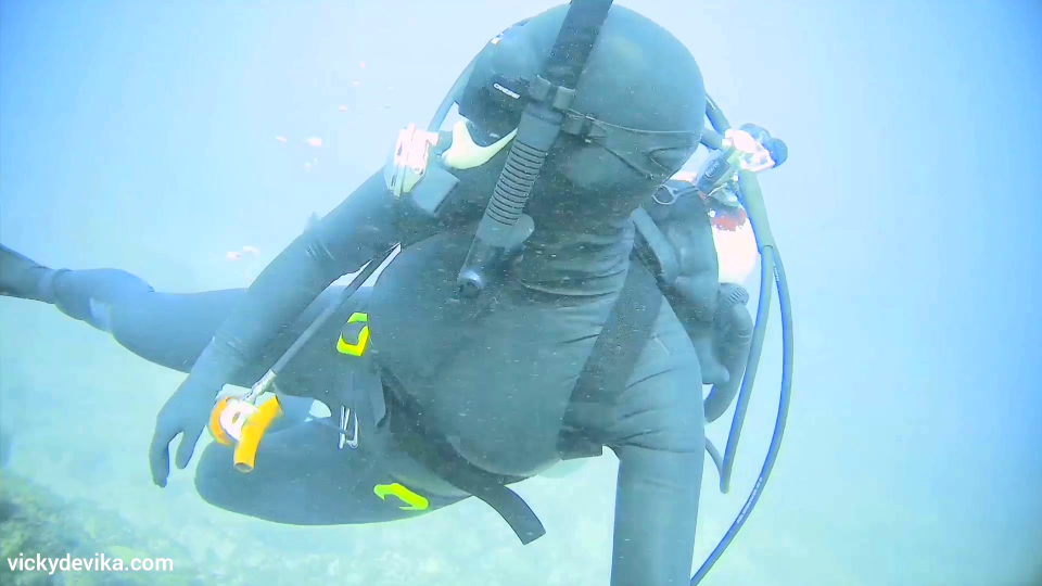 Frogwoman Org - Page 23 of 75 - Female scuba divers in action ...