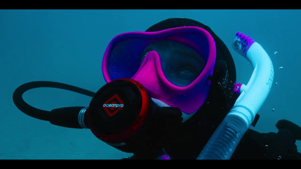 Frogwoman Org - Page 2 of 38 - Female scuba divers in action, including ...