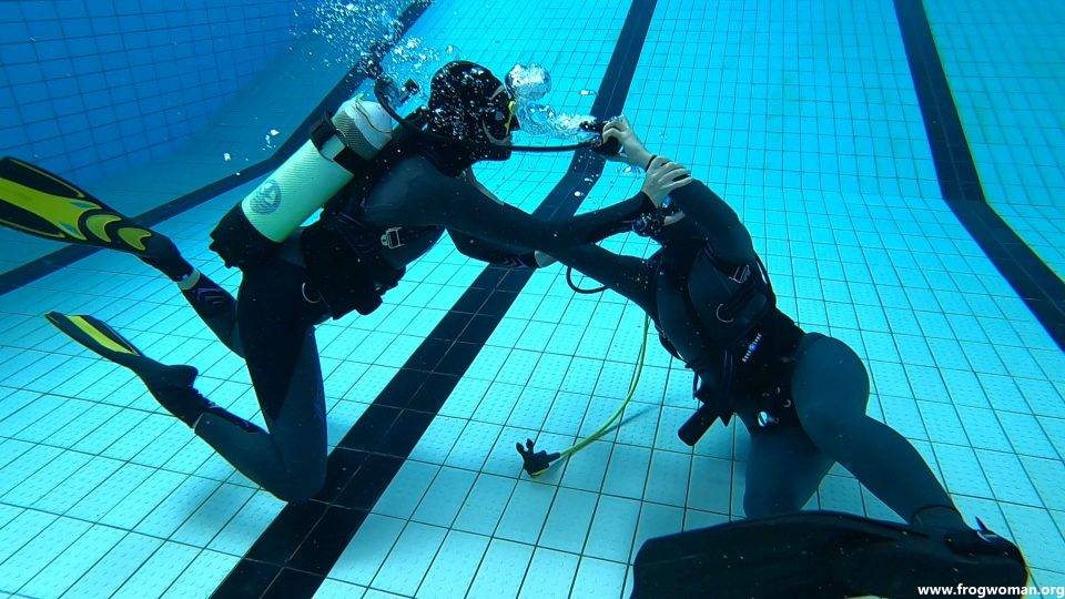 Frogwomen Kara and Lucy in "Scuba Spy" [12th video of Project F - 2nd video shoot] - Frogwoman Org