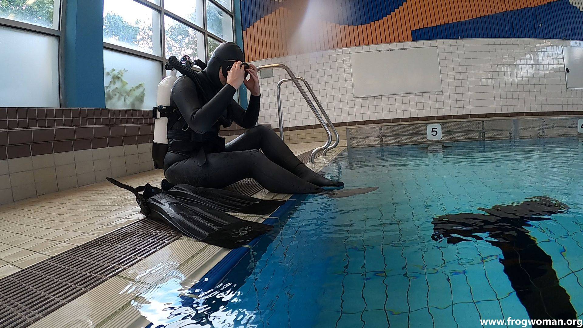 vintage wetsuit Archives - Frogwoman Org