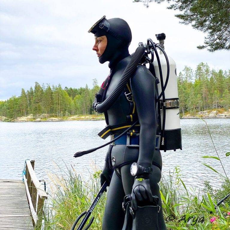 A beautiful frogwoman Archives - Frogwoman Org