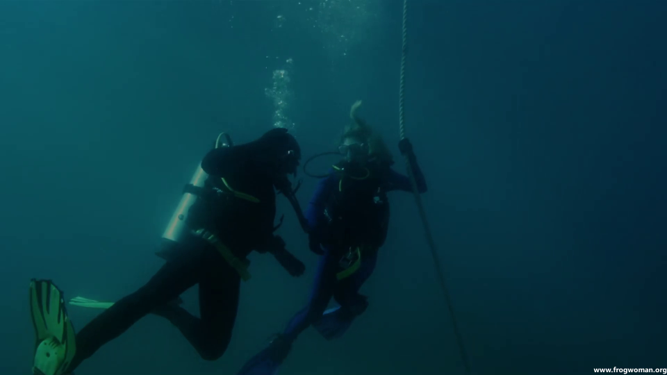 Frogwoman Org - Female scuba divers in action, including scuba fights ...